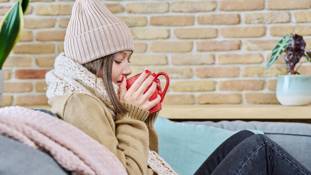 6 ways to stay warm without turning on the heat, including surprises ...