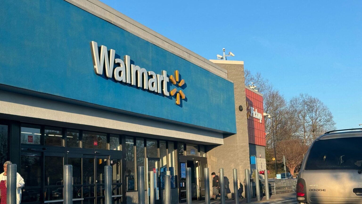 Walmart stuns corporate staff with 121% bonus payout - The Daily Overview